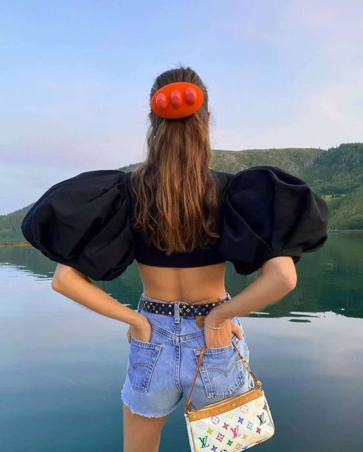 Roupas coloridas - confira looks para arrasar em qualquer ocasião