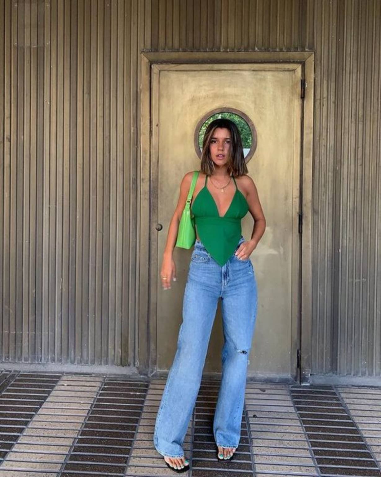 Roupas coloridas - confira looks para arrasar em qualquer ocasião
