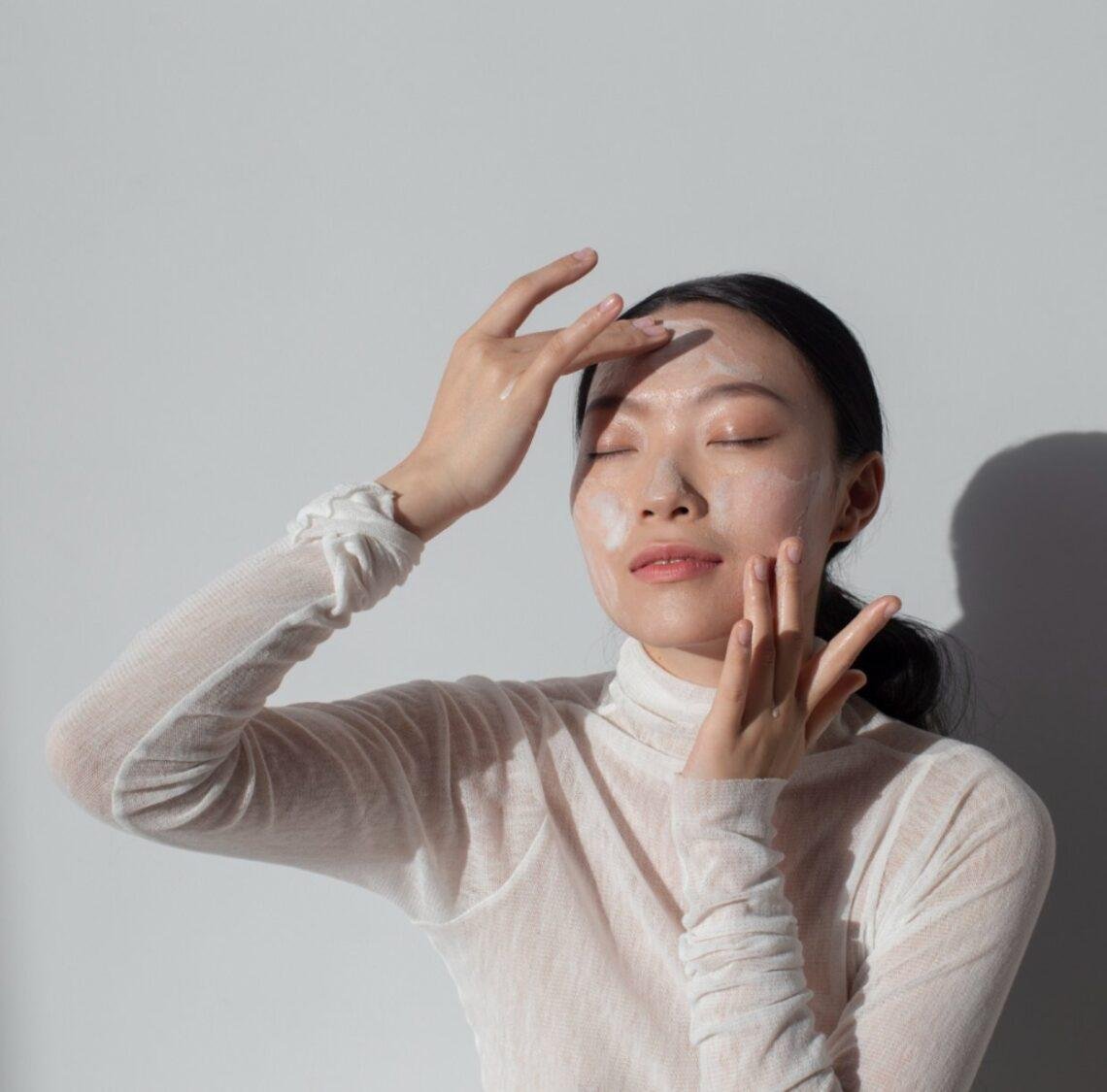 Rotina de cuidados com a pele coreana: benefícios K-beauty