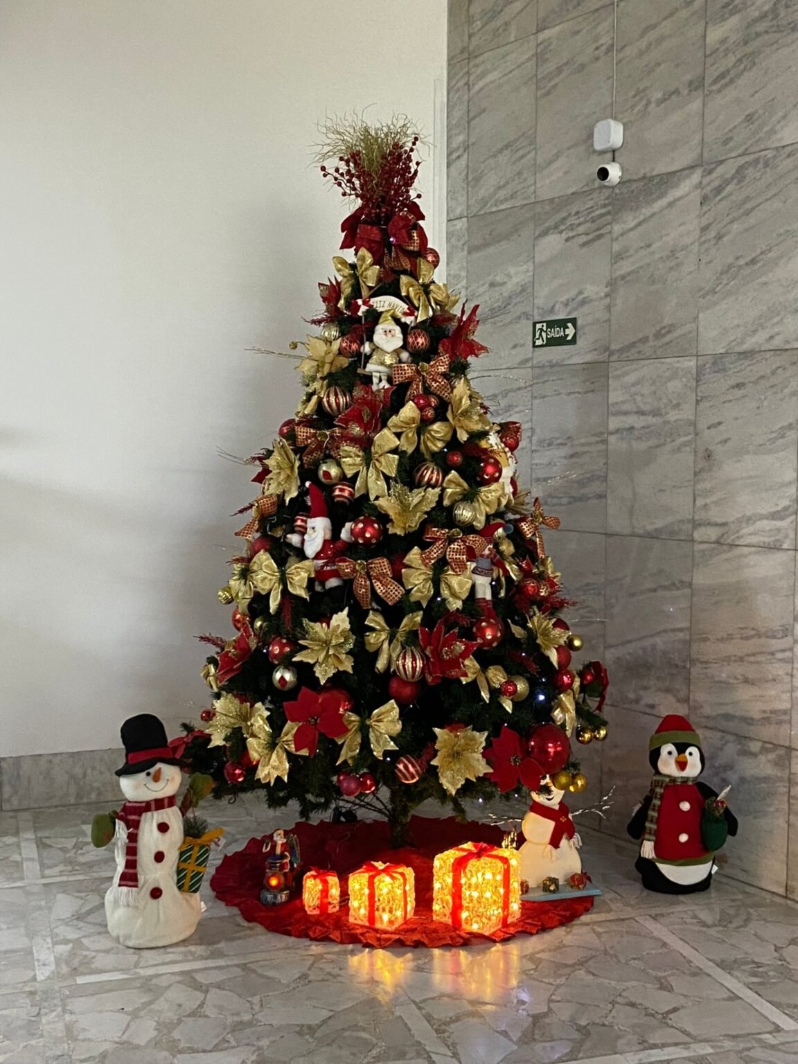Árvore de Natal: 37 inspirações pra decorações deslumbrantes