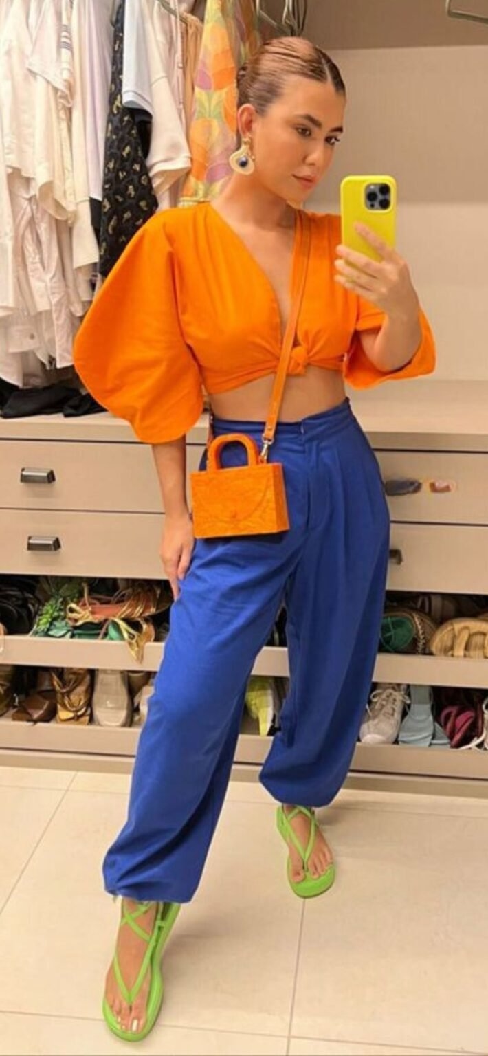 Conheça as Cores que combinam com azul - confira looks